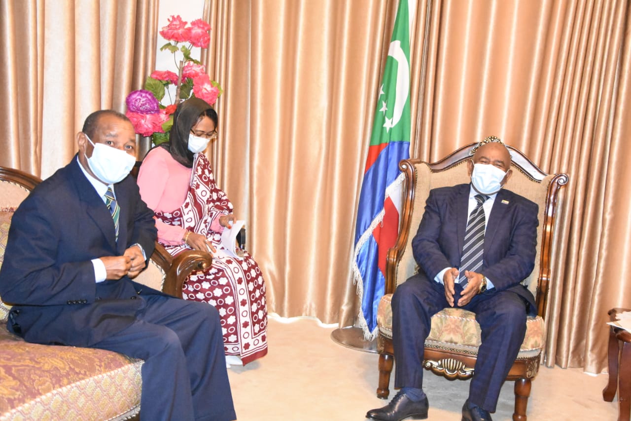 AMBASSADOR OF TANZANIA TO THE COMOROS PRESENTS LETTER OF CREDENCE TO H ...
