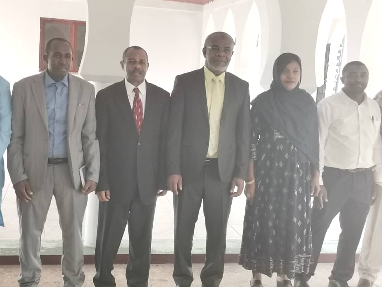 BALOZI PEREIRA A. SILIMA AKUTANA NA GAVANA WA KISIWA CHA ANJOUAN ...